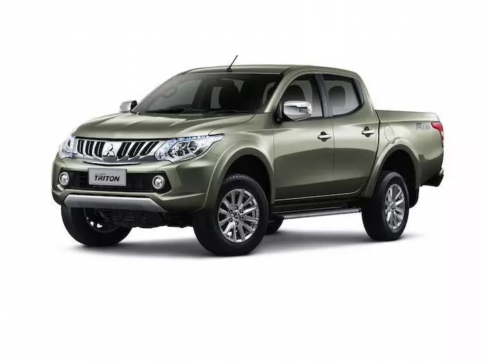 Mitsubishi L200 2015