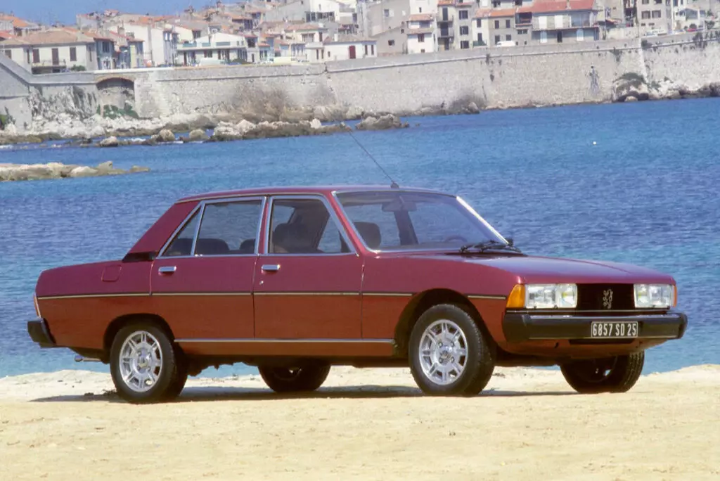 O primeiro coche turbodiésel que se vendeu en Europa foi un Peugeot, concretamente o 604 Turbodiesel.