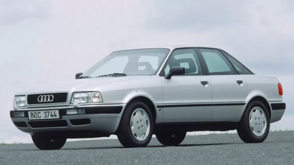 I 1991 debuterede Audi 80 den mest populære dieselmotor i 90'erne og den, der populariserede forkortelsen TDI: 1.9 TDI med fire cylindre og 90 hk, udstyret med samme teknologi som Audi 100-motoren.