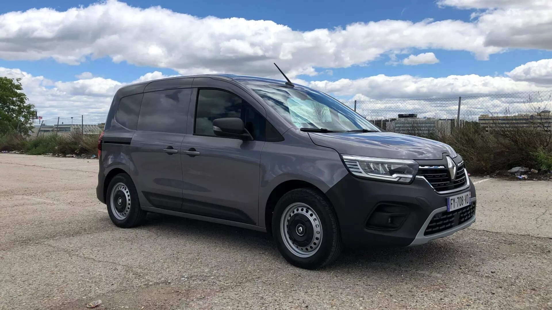 Renault Kangoo EDC Van 2022: tau faʻatasi ma faʻasalalauga otometi