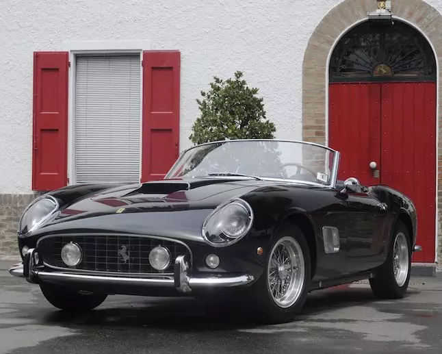 7 milionu awọn owo ilẹ yuroopu 1961 Ferrari 250 gt swb california spyder 1