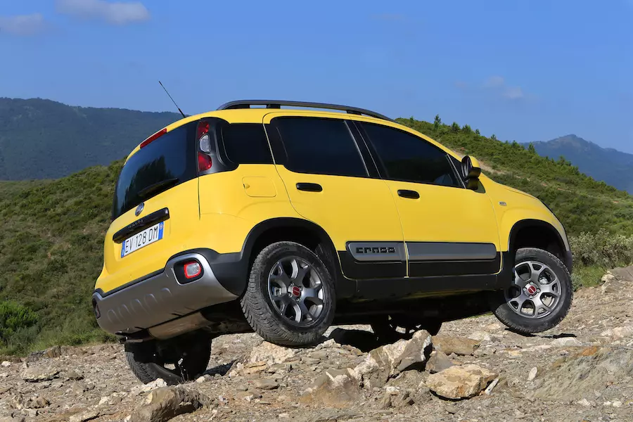 Fiat Panda Cross, вид ззаду