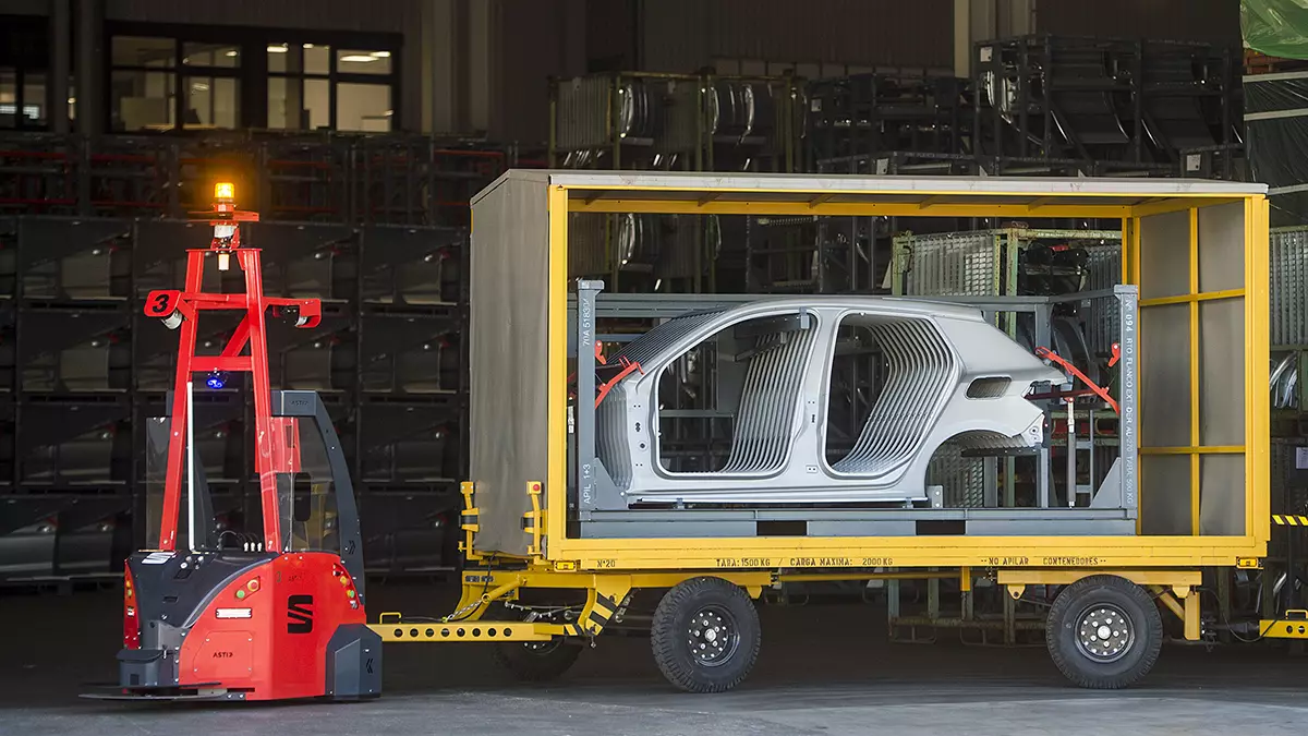 SEAT incorpora vehículos autónomos para o transporte de pezas en Martorell