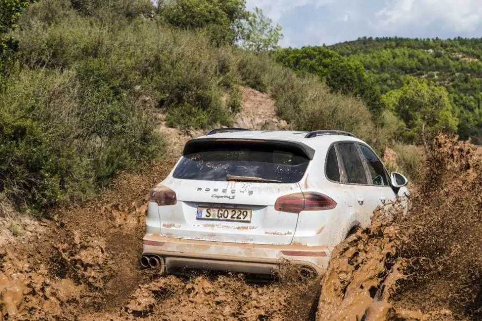 Новы Porsche Cayenne 2014, Backcountry Action