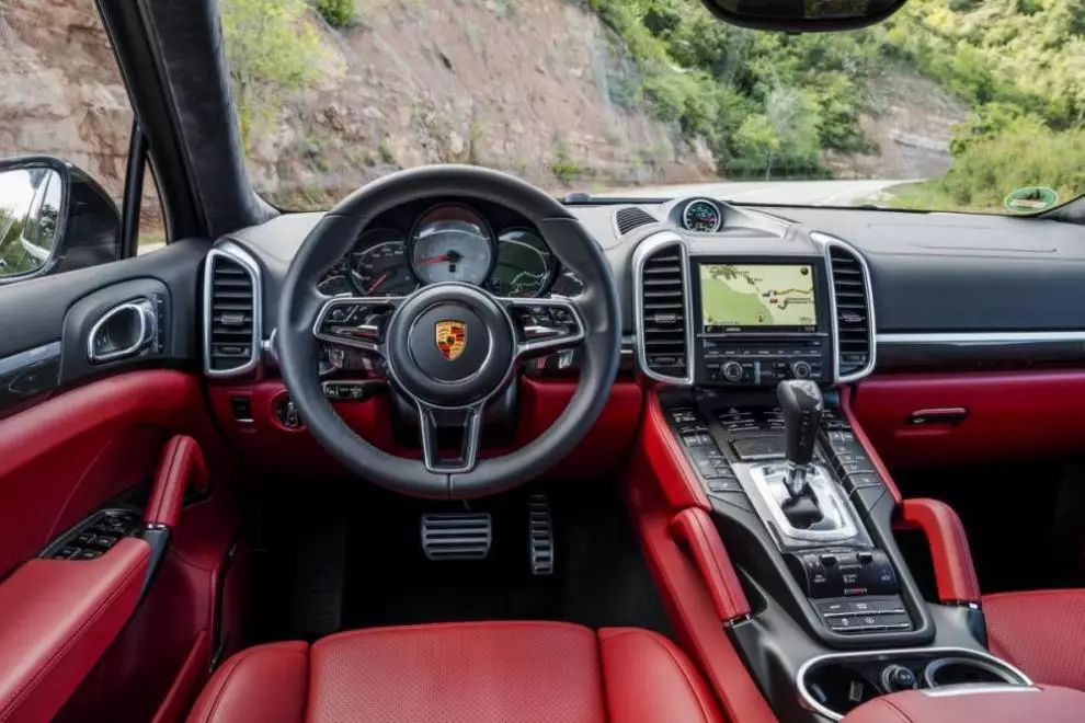 New Porsche Cayenne 2014, dashboard