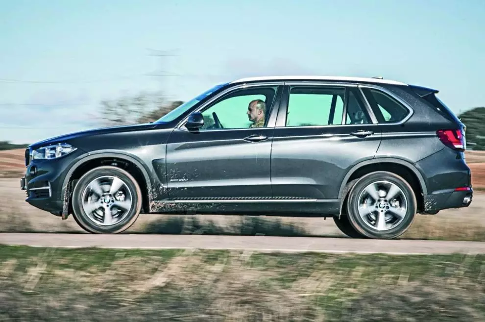 BMW X5 hərəkəti