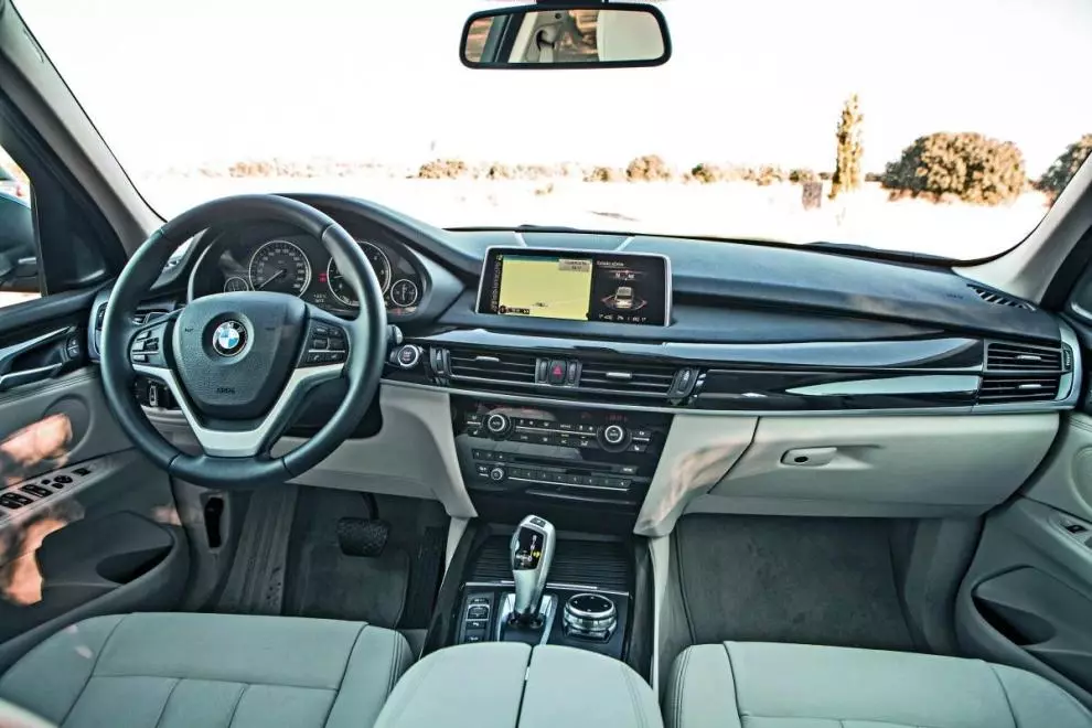 BMW X5 interýer