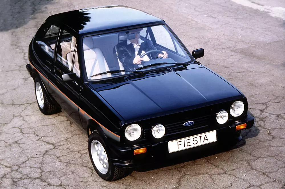 Ford Fiesta XR2: mahazatra lamaody 28832_1