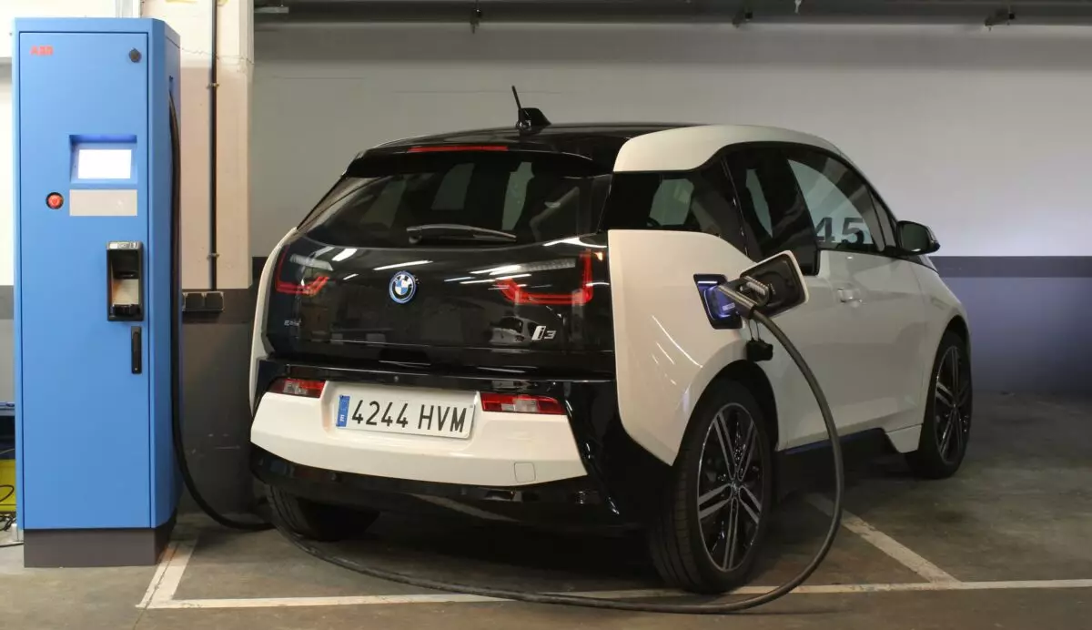 bmwi3fastrecharge 1