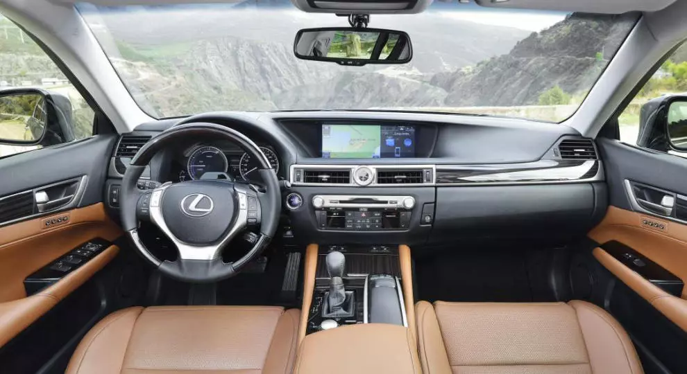 Lexus GS 300h: آلمانی ها را بررسی کنید 30112_2