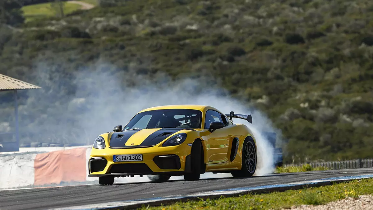 Test Porsche 718 Cayman GT4 RS: een laatste wending