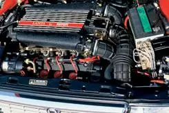 Lancia Thema 8.32 motor