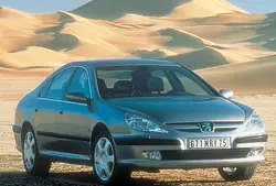 renault vel thoả mãn đối thủ 03