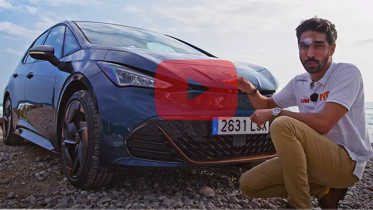 Bost auto elektriko ikusgarri probatu dira Autofácil-en YouTube kanalean