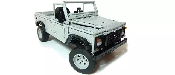 Mumwe wekuSpain anovaka Land Rover Defender ine Lego zvidimbu 35066_1