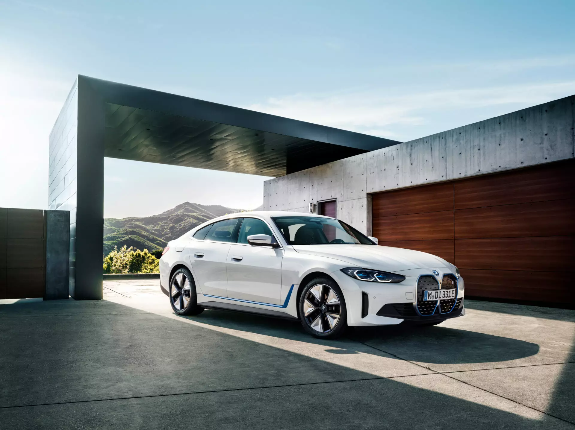 The new BMW i4 2021 unveiled, how is the electric sedan that scares the Tesla Model 3?