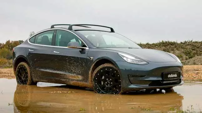 An off-road Tesla Model 3? With this kit of 3,000 euros it is possible