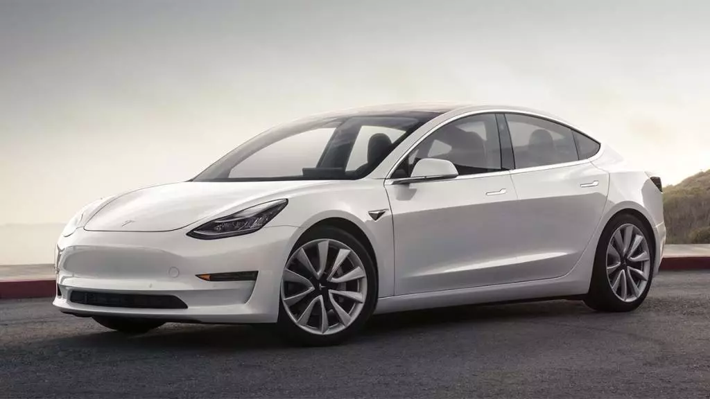 Tesla model 3+