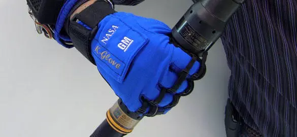 gm nasa roboglove 01