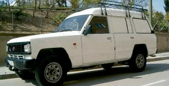 nissan cruiser