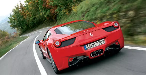 Ferrari F458 Italia Сыртта