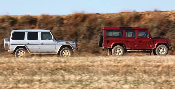 mercedes-g-class-vs-land-rover-defender-41