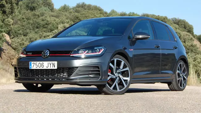 Ji bo Volkswagen Golf 7 (2012-2019) ya desta duwem çiqas bidin?