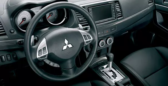 ภายใน Mitsubishi Lancer