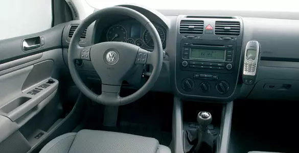 VW Golf 1.9 TDI Highline ინტერიერი