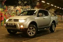 Mitsubishi L-200 , Showy