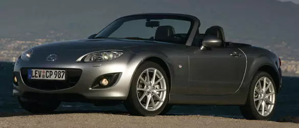 El Mazda MX-5, elegit millor Descapotable als premis CarBuyer 38727_1