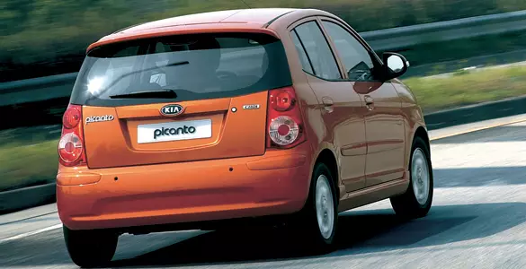 Kia Picanto 3/4 n'azụ