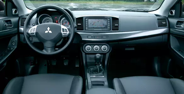 Mitsubishi Lancer Интерьер