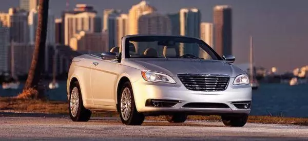 chrysler 200 மாற்றத்தக்க முன் முக்கால்