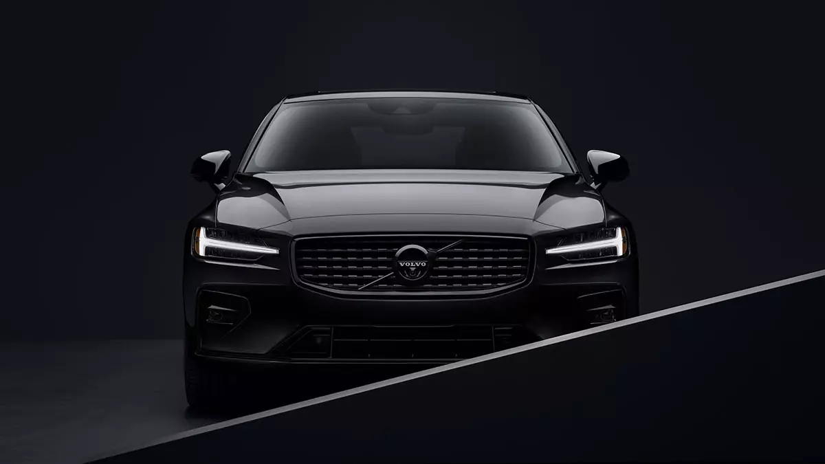 2022 Volvo S60 - Cosmetische upgrades, Miller Cycle-motoren en versnellingsbakvervanging!