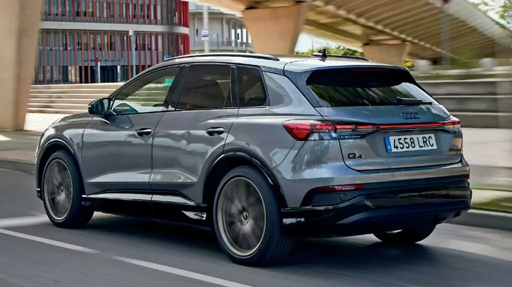 Audi Q4 lateral