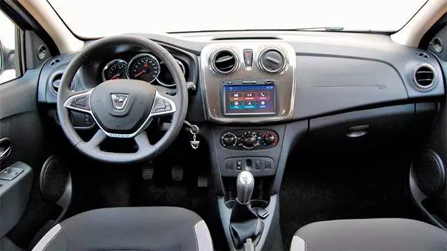 Vitio: Matou te auiliiliina auiliili le Dacia Sandero Stepway