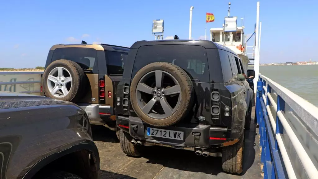 Land Rover Defender w Doñana