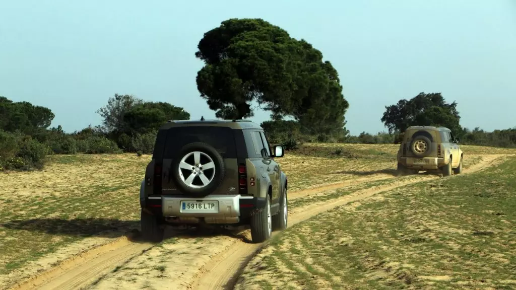 Land Rover Defender w Doñana