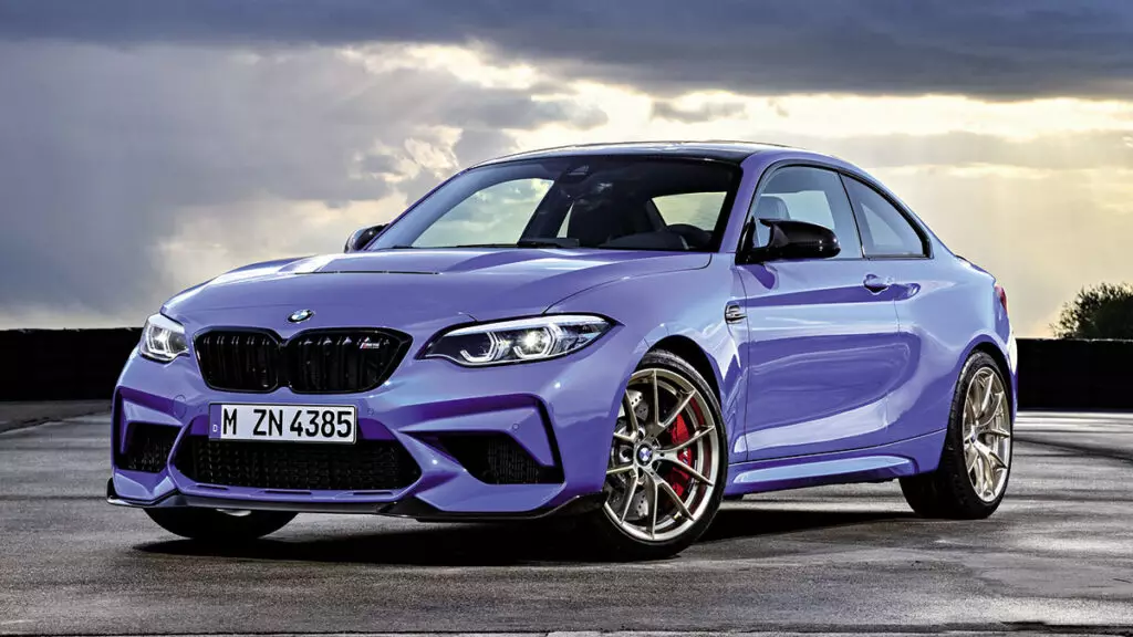 Tiománaí BMW M2 CS