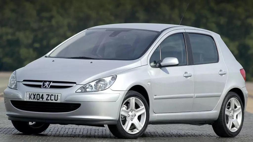 Peugeot 307 Samochód Roku 2002