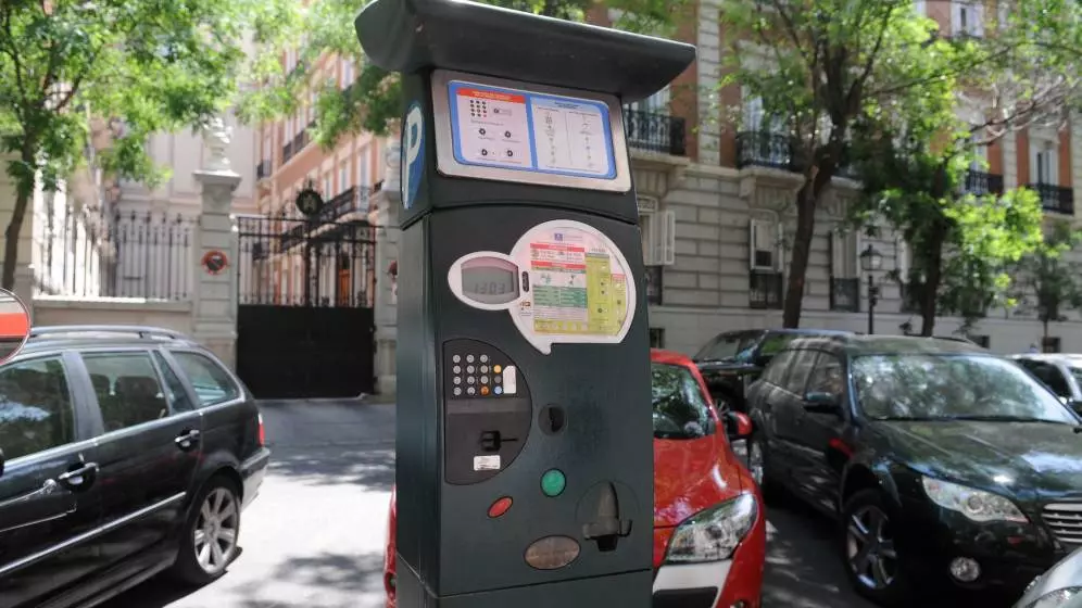 Madrid megszünteti a szabályozott parkolás kék zónáit