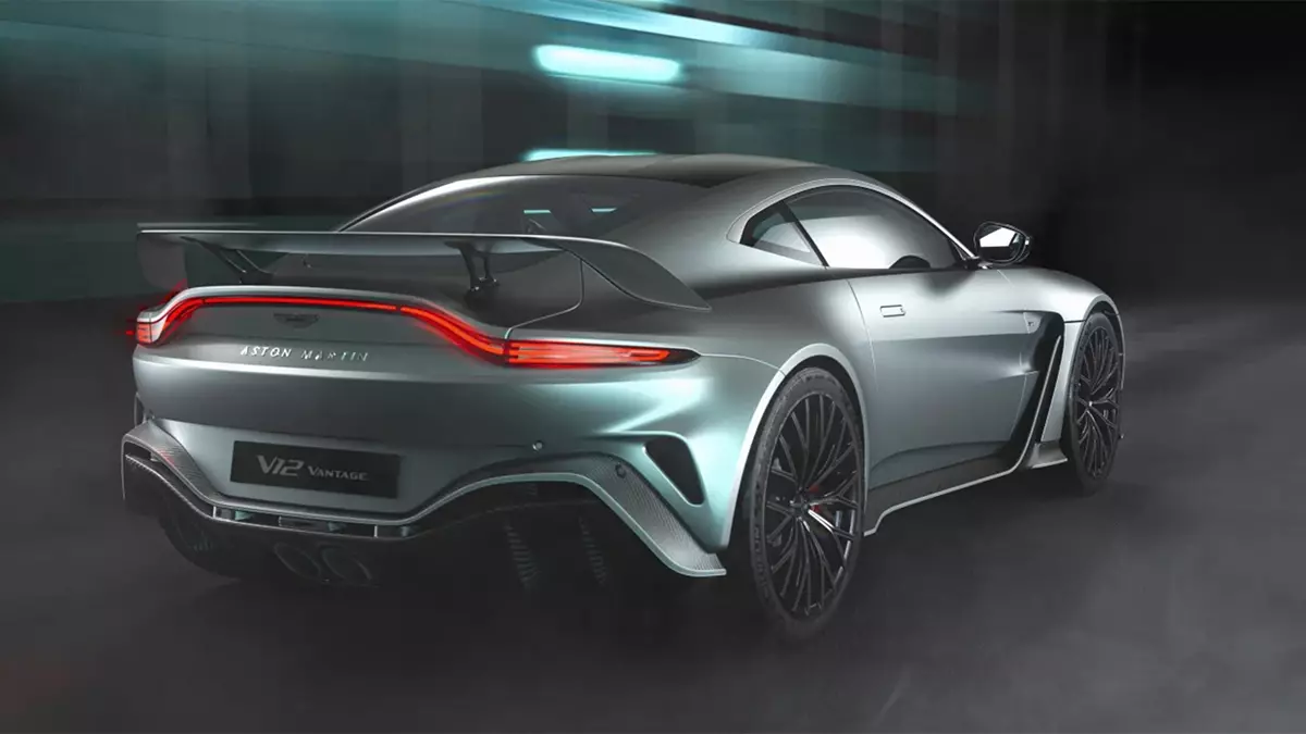 Aston Martin V12 Vantage 2022