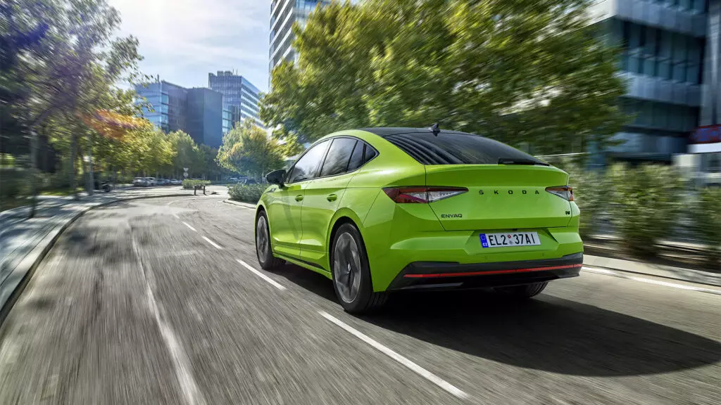 I-Skoda Enyaq Coupe RS ngemuva