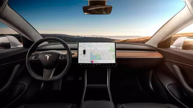 Tesla Model 3 uvnitř