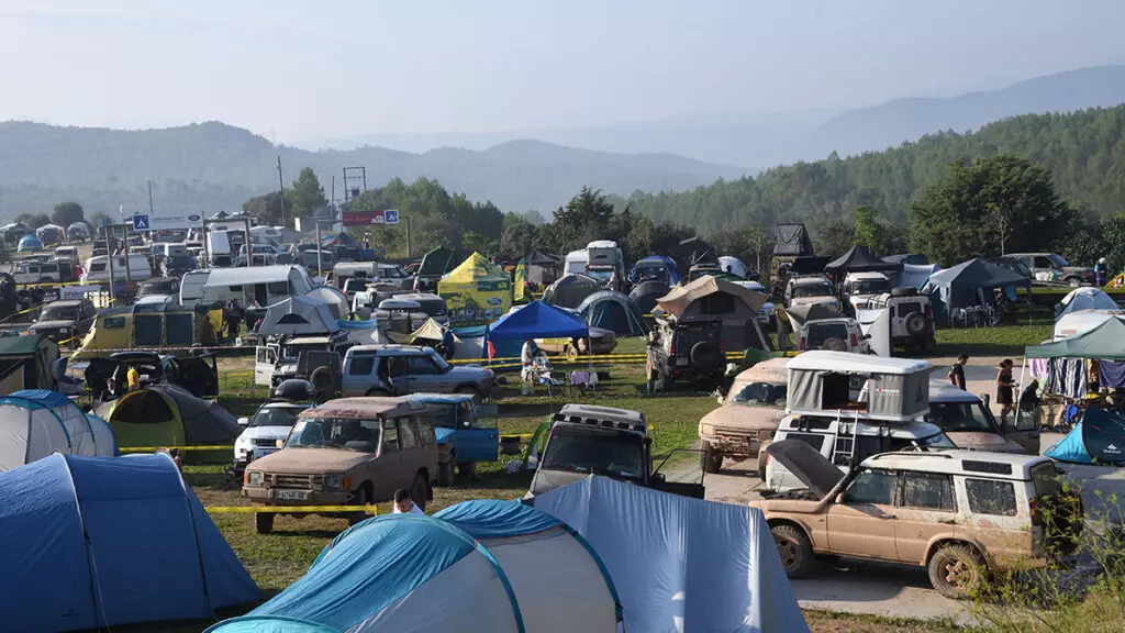 land Rover party