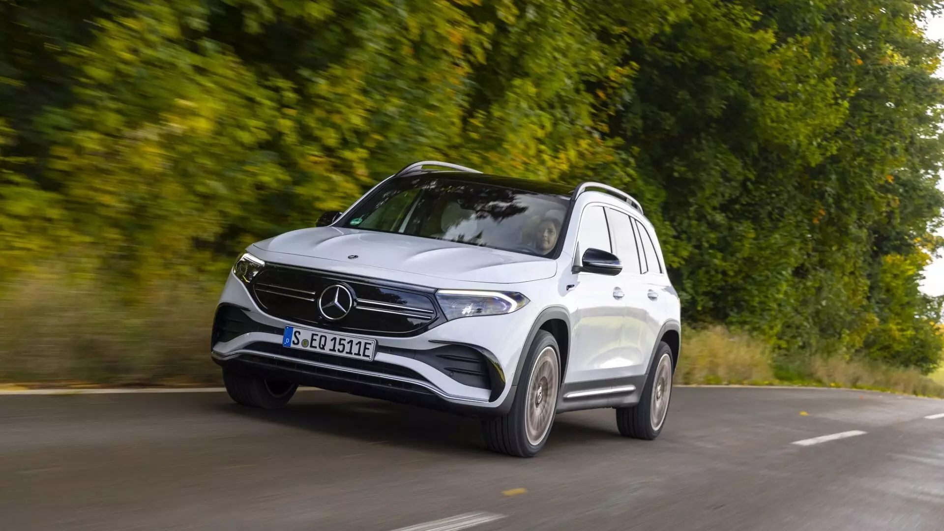 പുതിയ Mercedes-Benz EQB 2022: ആദ്യ പരീക്ഷണം