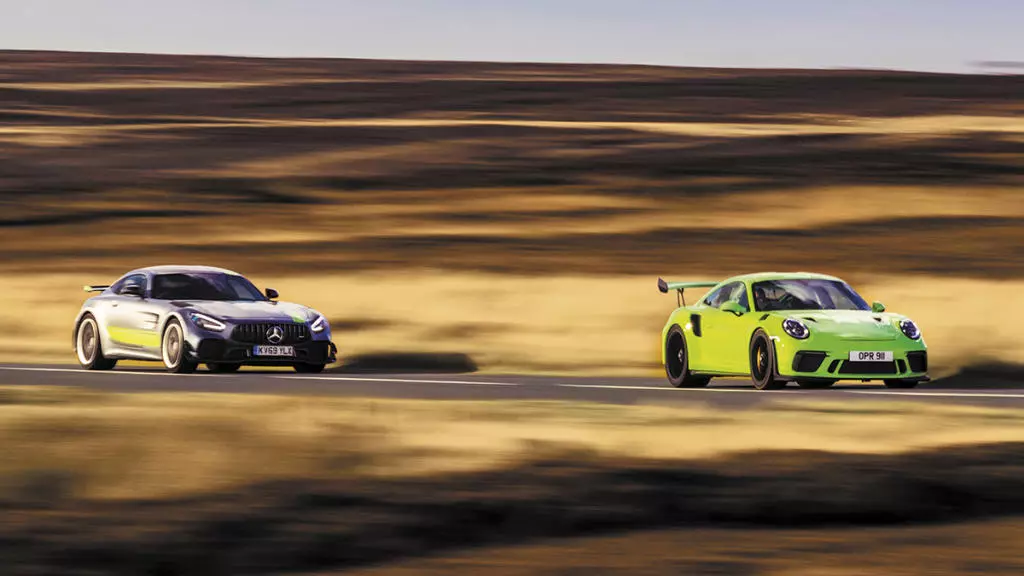 Porsche 911 vs Mercedes AMG GT R Pro