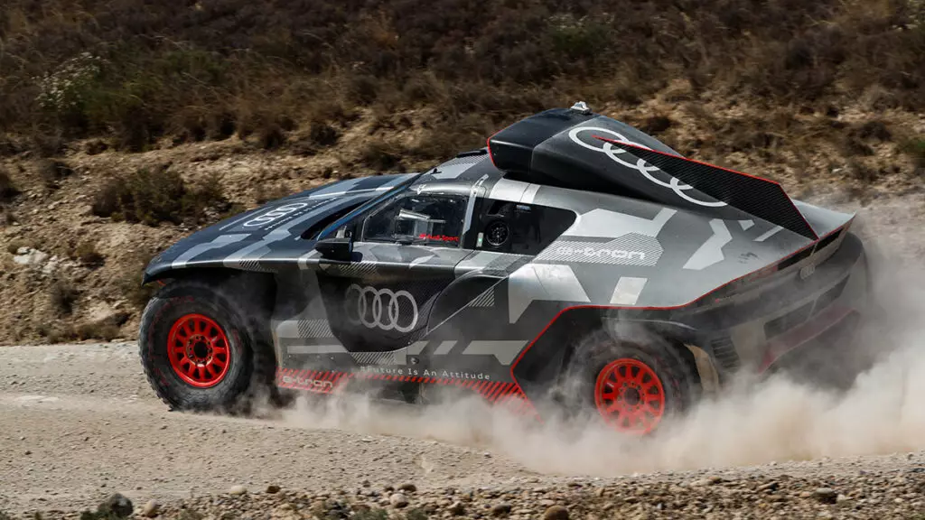 Auri-RS-Q-e-tron-Dakar