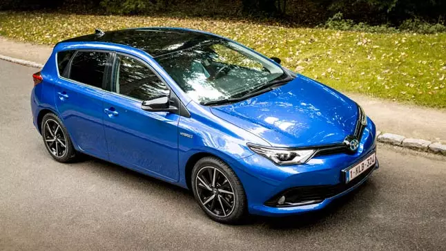 Toyota Auris, iba hybrid: eliminuje dieselové a benzínové motory